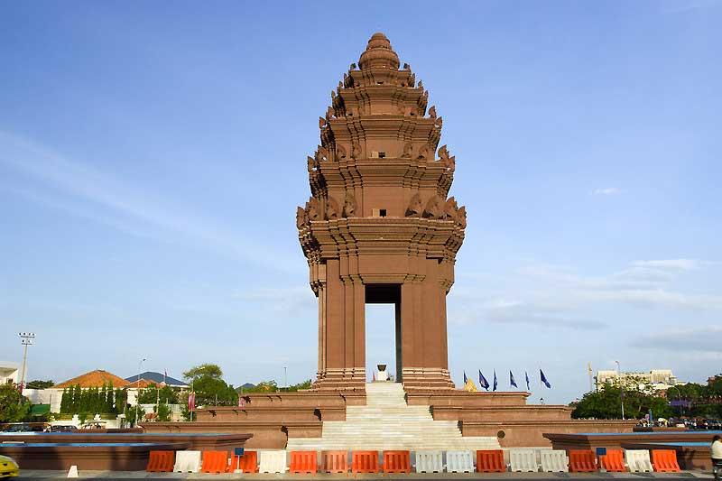 Visit Phnom Penh / Royal Palace / Silver Pagoda / Killing Fields